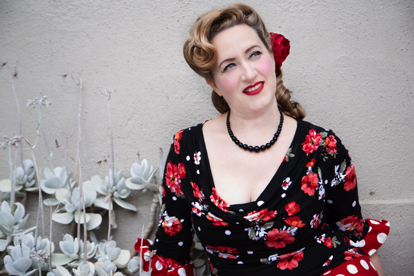 Book Sharon Davis - Singing Pianist, Melbourne