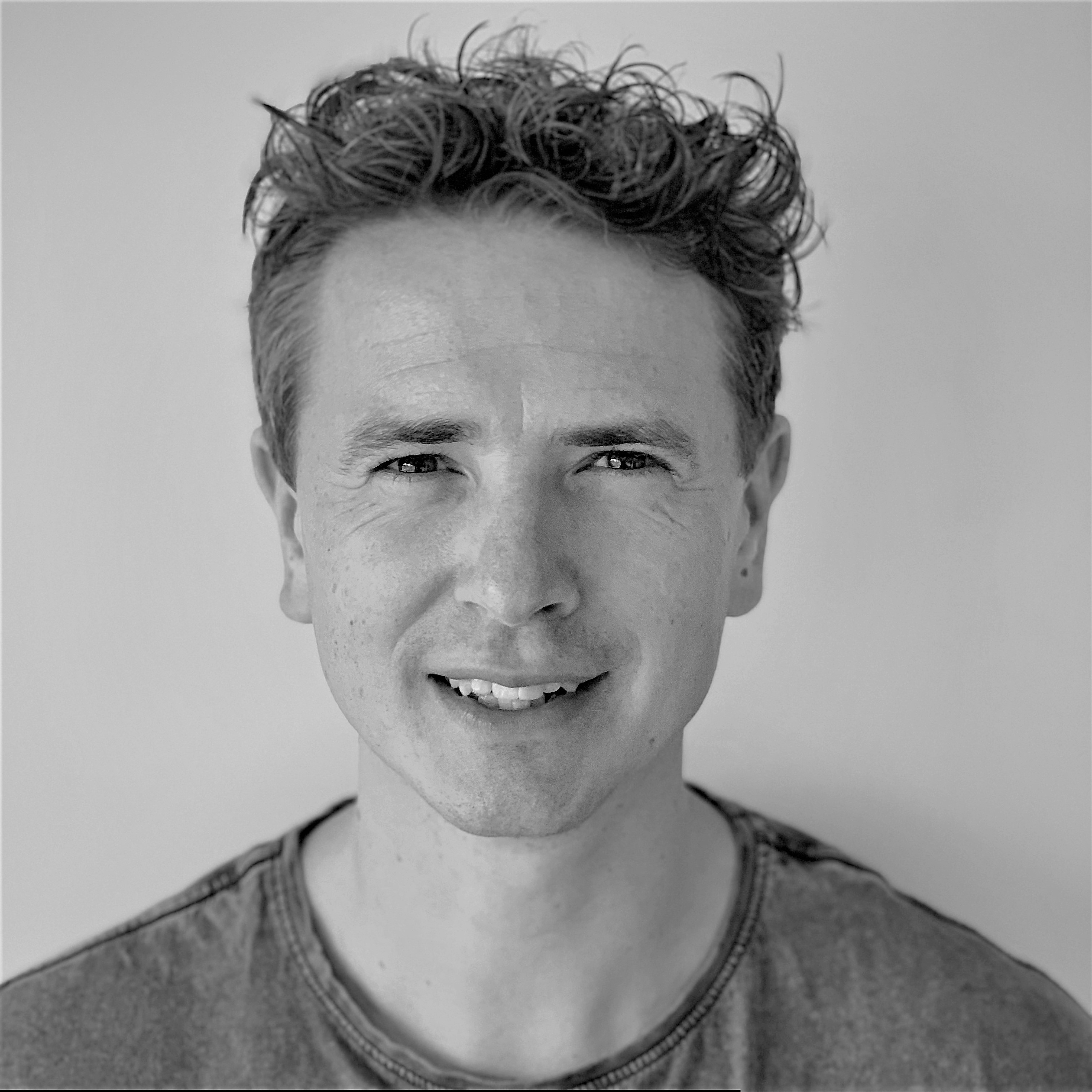 Book Chris Hall - Corporate Speaker, MC & Motivational Speaker ...