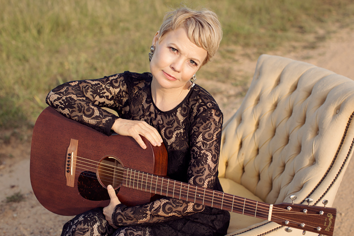 Book Lisa Richards: Singer, guitarist, songwriter, storyteller, jazz ...