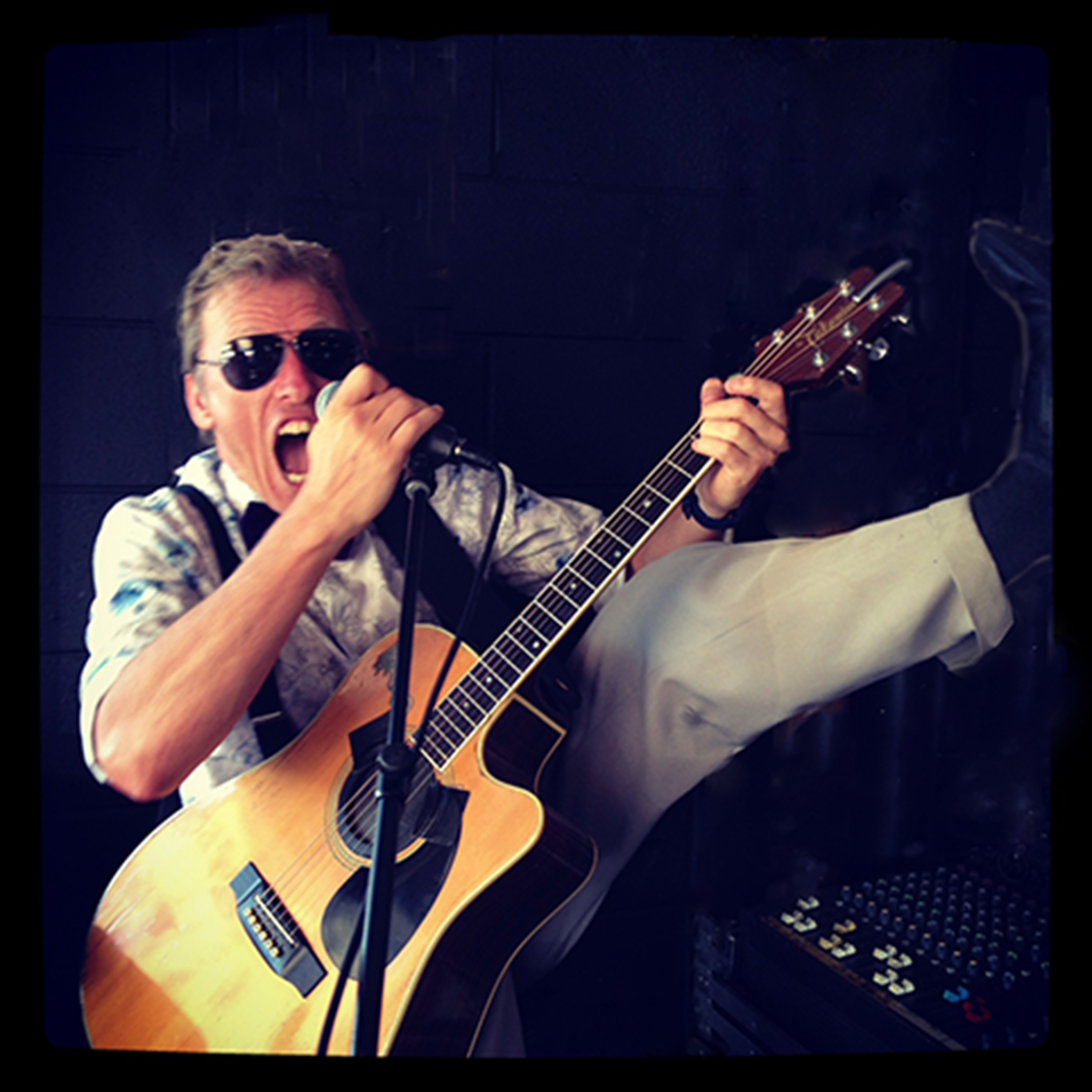 Book Nick Waters - Duo, Gold Coast