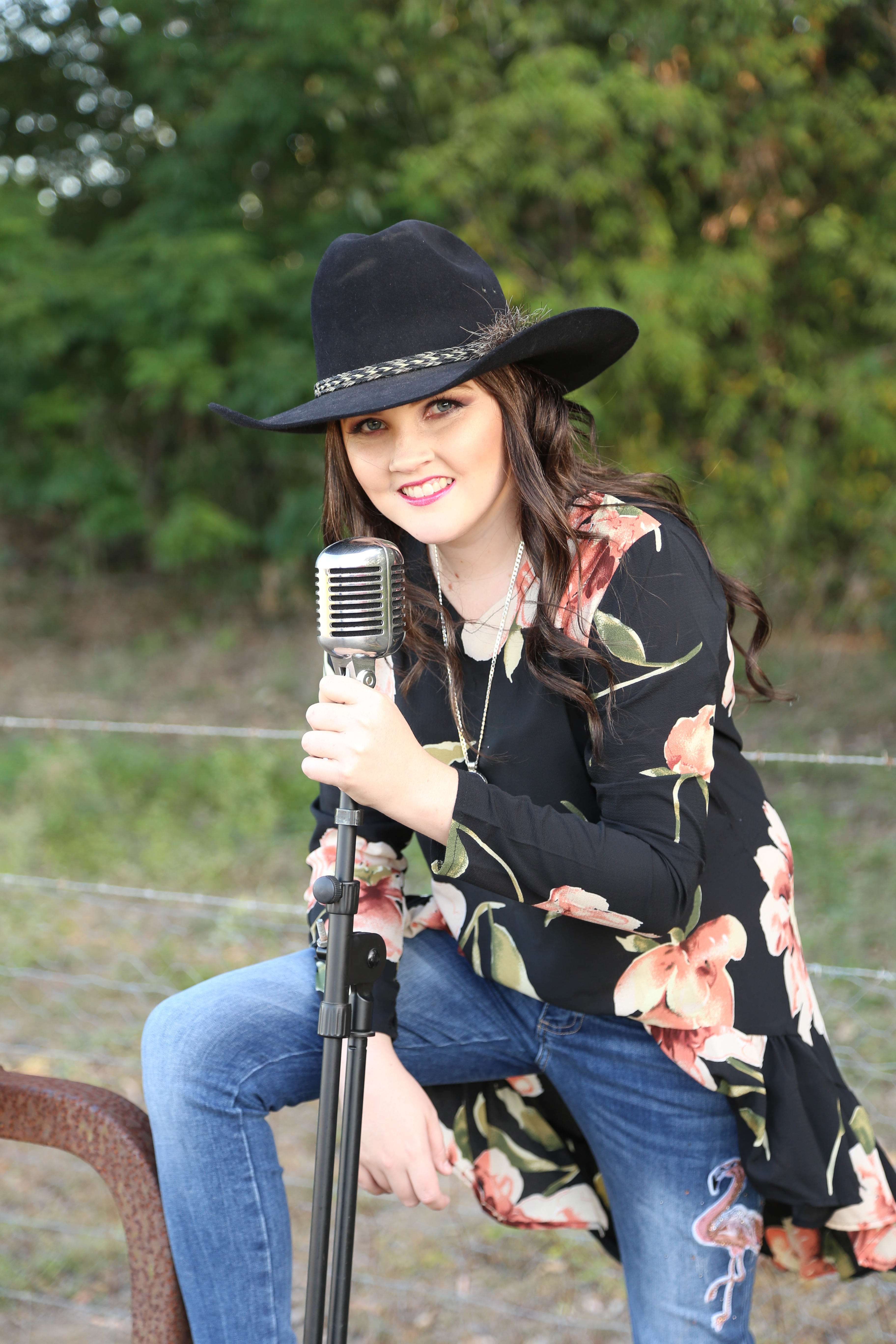 Book Keely Johnson - Acoustic Musician, Townsville