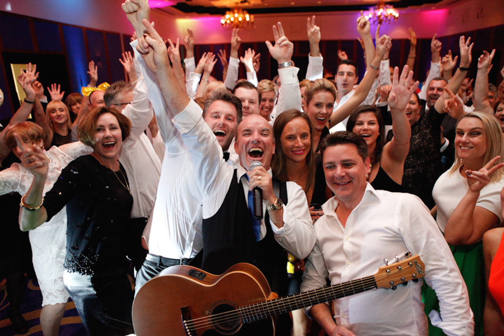 Book Tony George Entertainment - Cover Band, Cairns