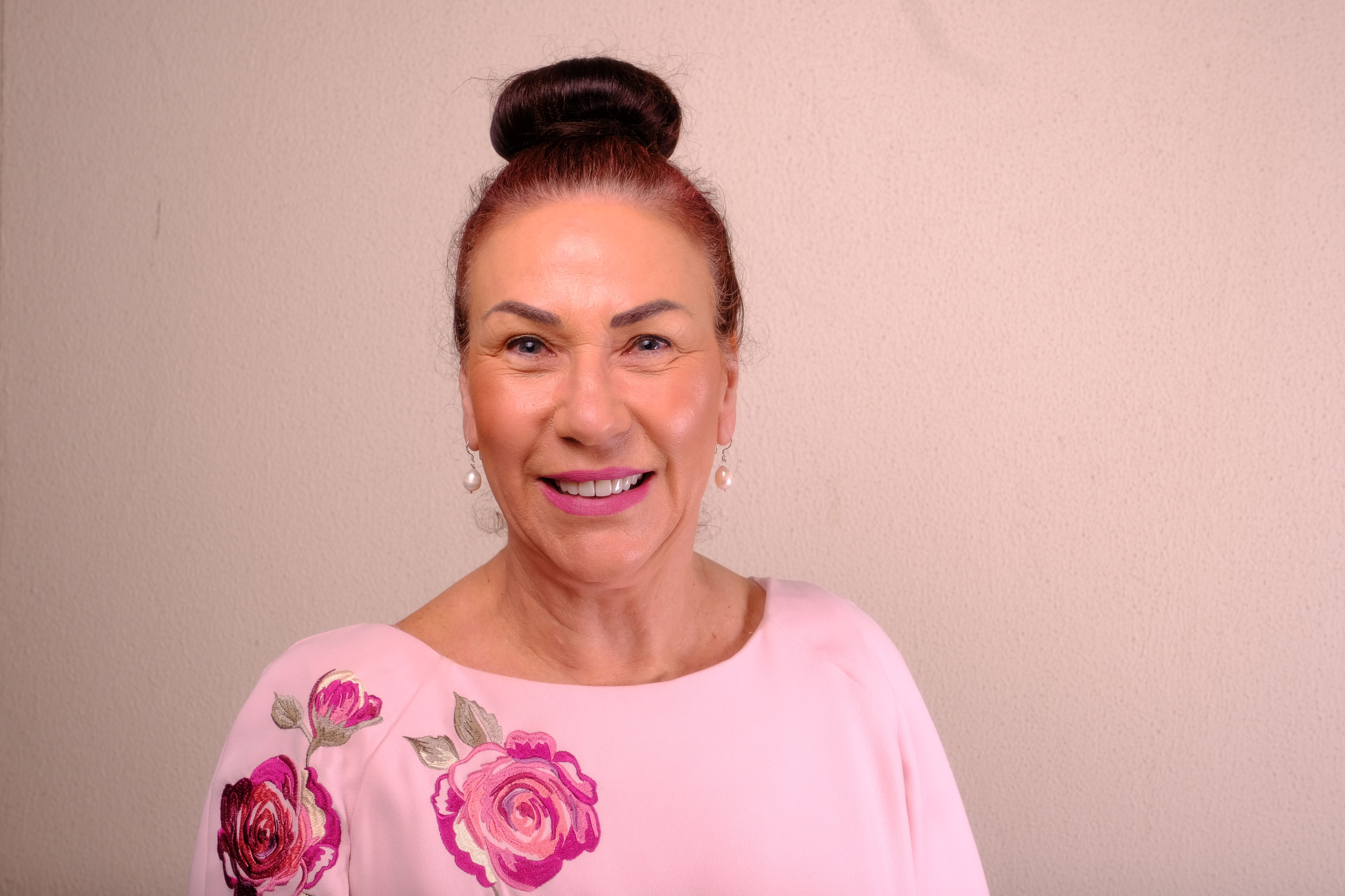 Book Professional & Keynote Speaker Confident Communication Tracy Tully ...