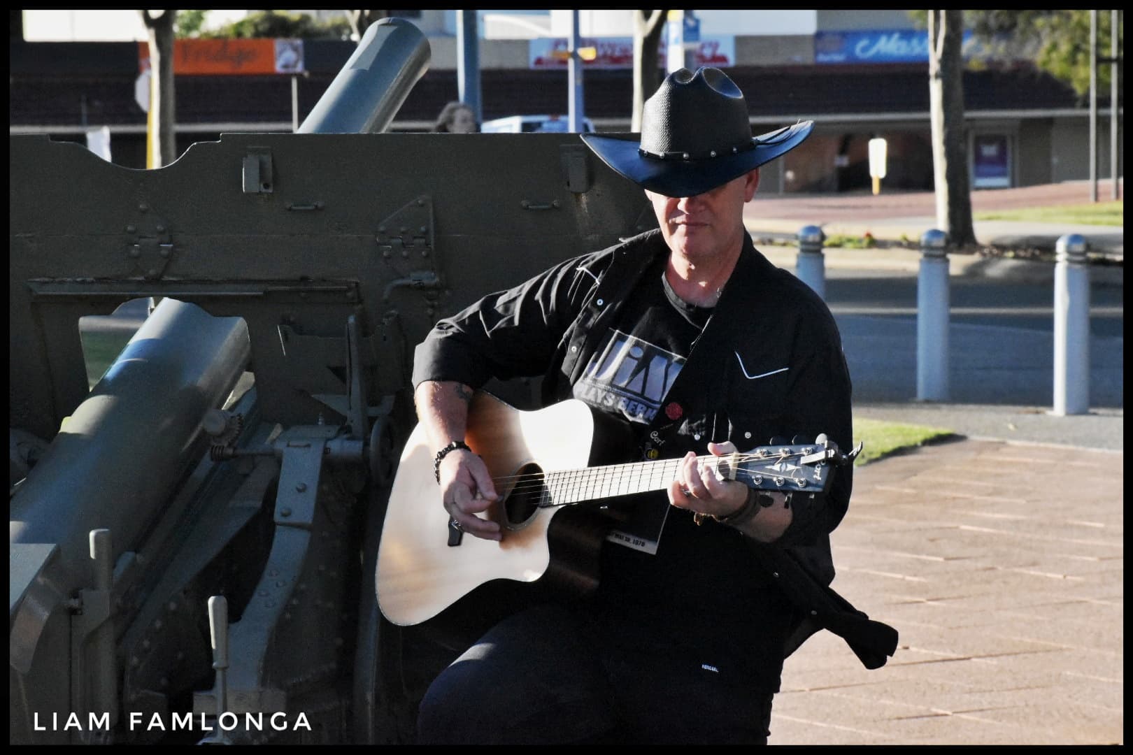 Book Logan Hunter - Acoustic Singer, Rockingham