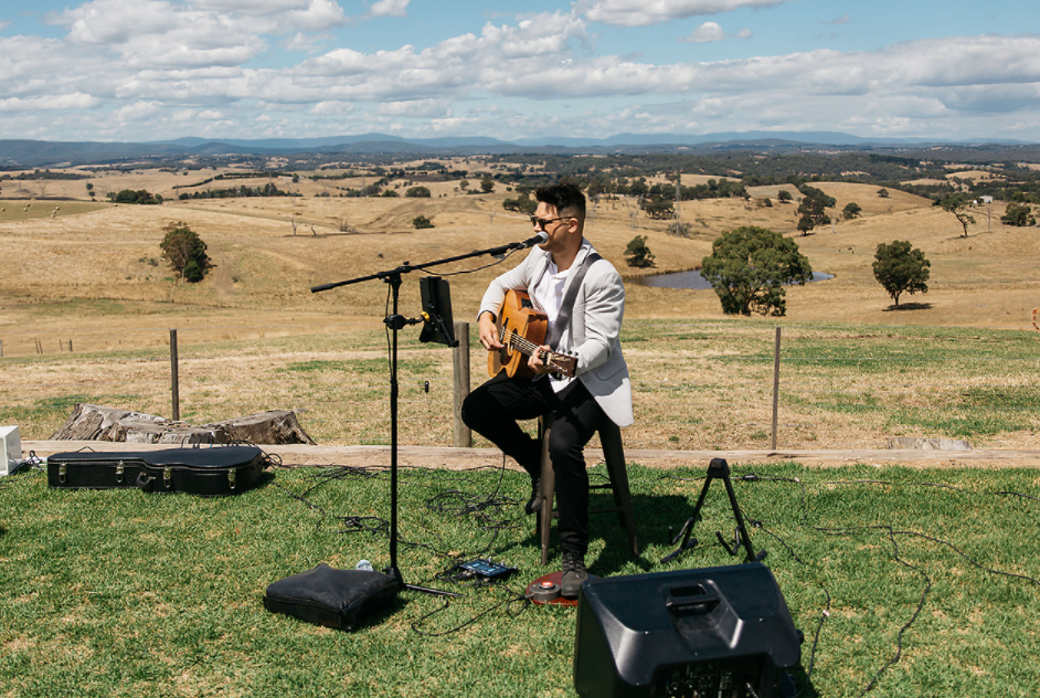 Book Matty Aqua - Acoustic Singer, Thornbury
