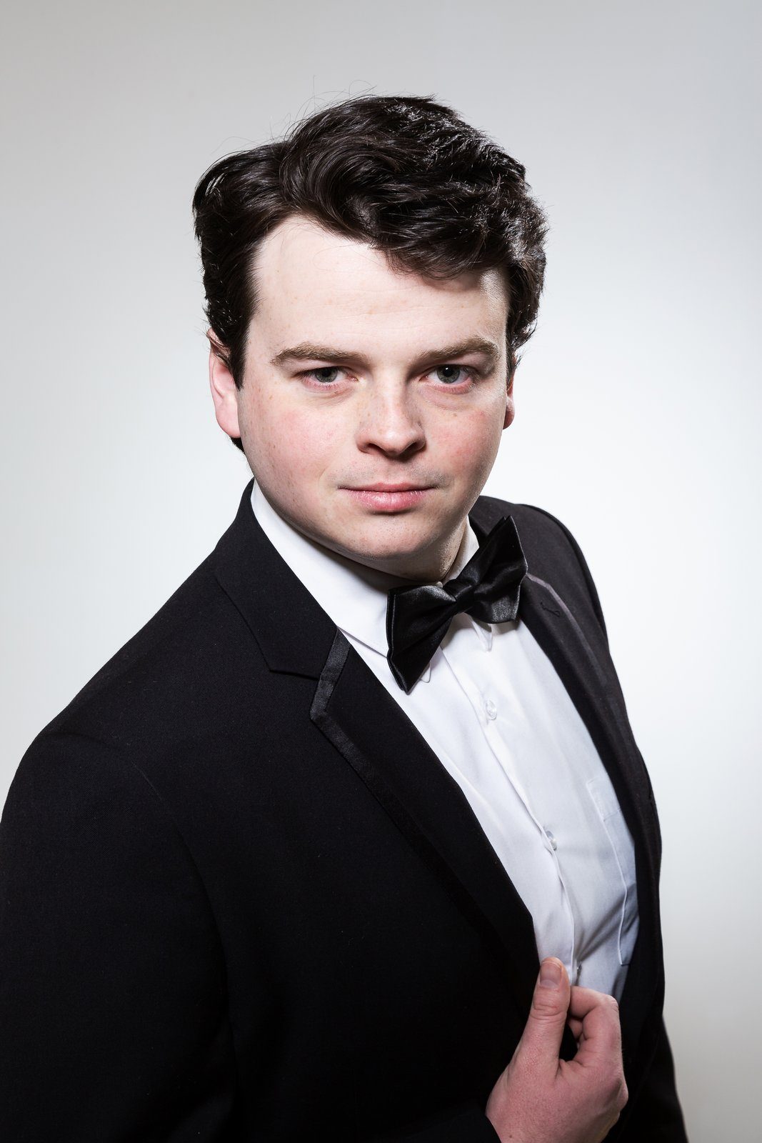 Book Lachlan McIntyre- Tenor - Singer, Albury