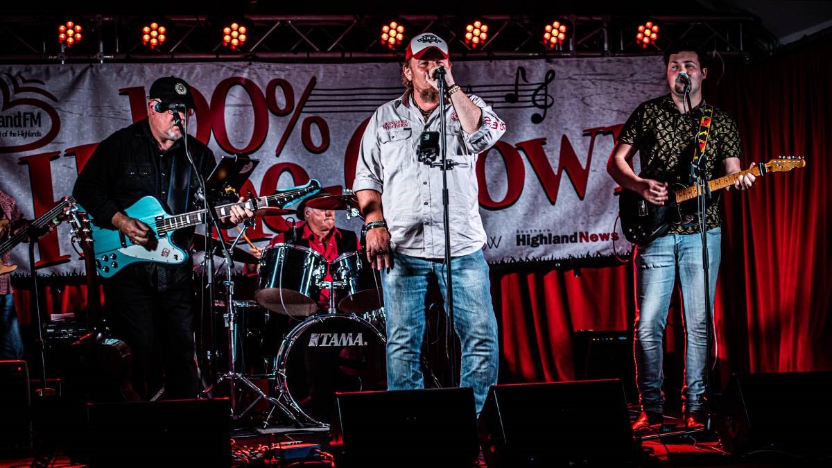 Book Ross Webb and the Rusted Track - Country Rock Band, Moss Vale