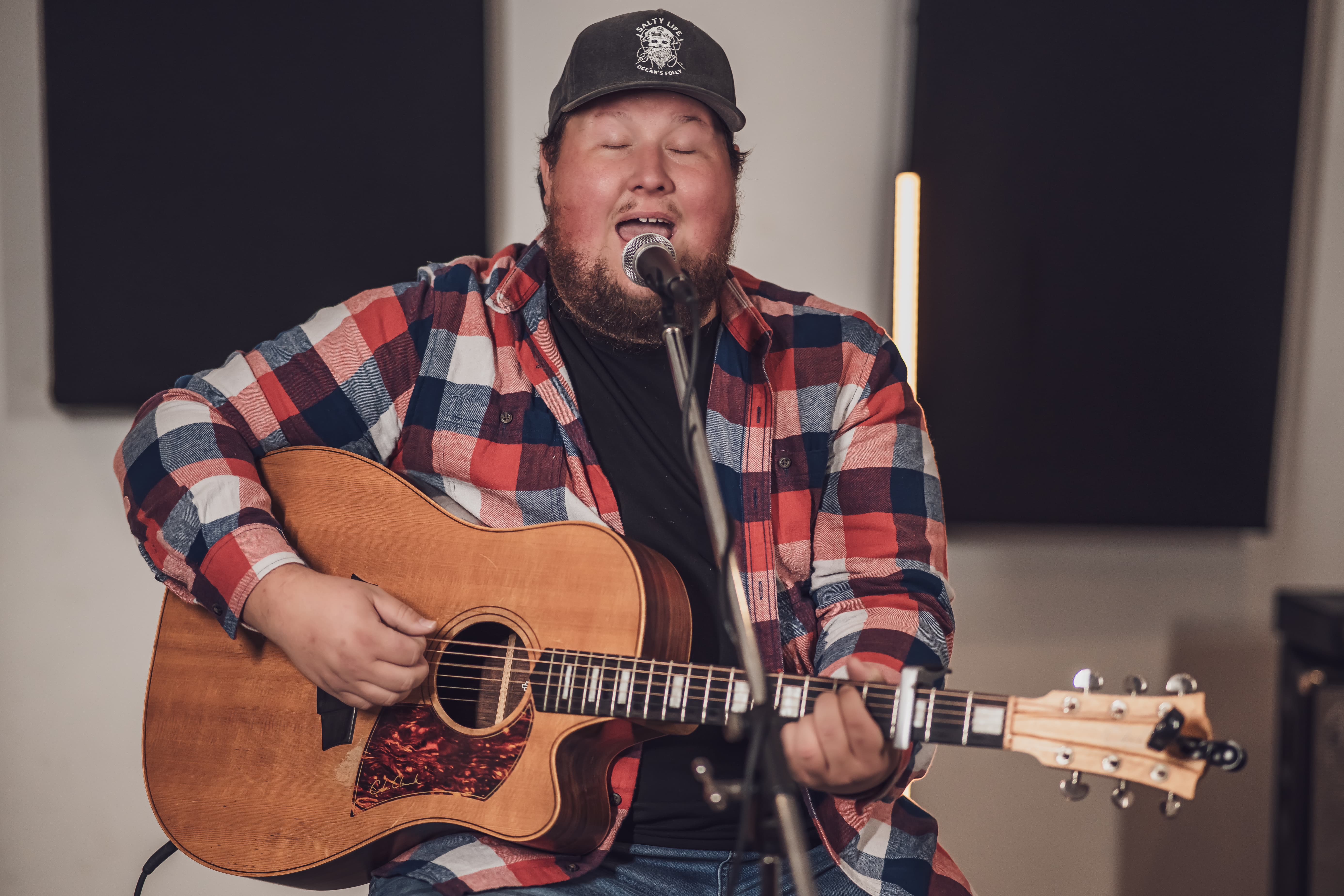 Book Tom Blake - Acoustic Musician, Newcastle