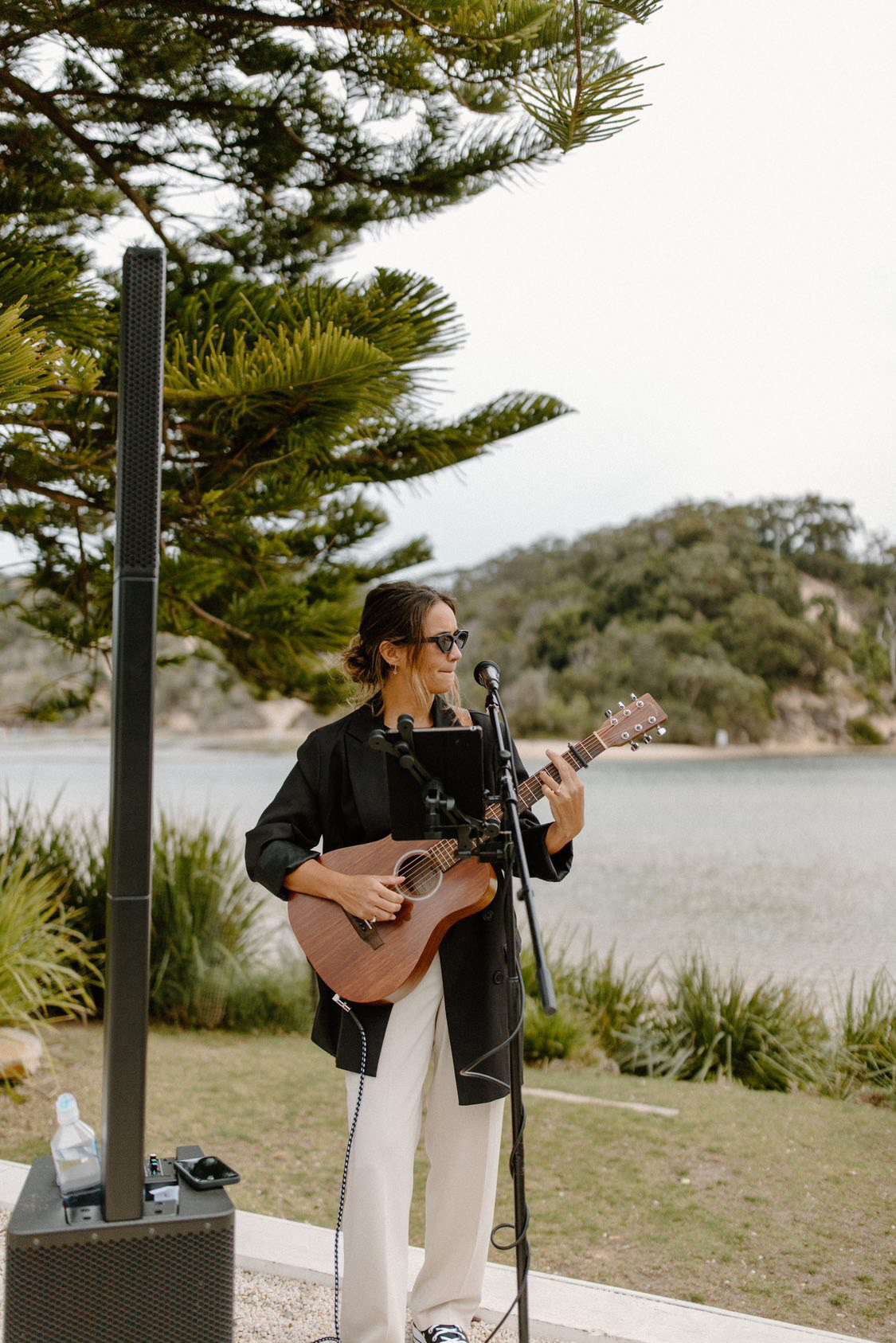 Book Ria Ritchie - Pub Singer, Sunshine Coast