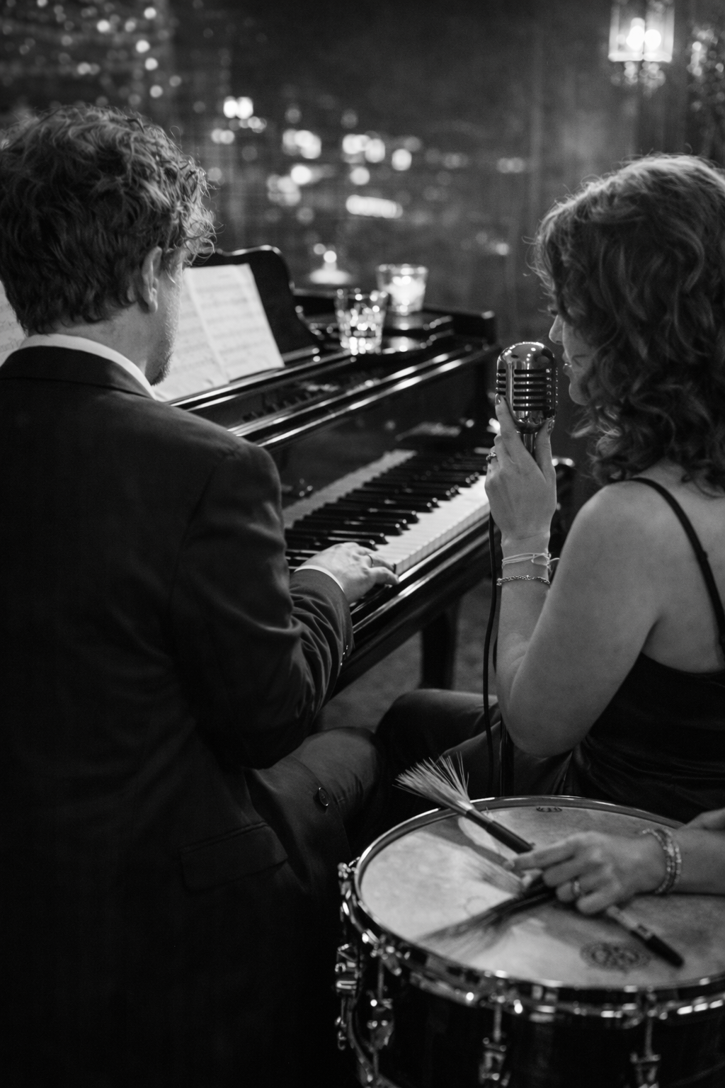 Book Tate & Lozz - Acoustic Duo, Sydney
