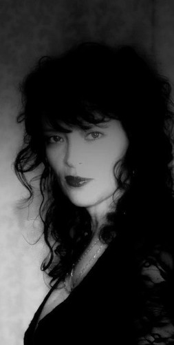 Book Beth - Singer, Warwick